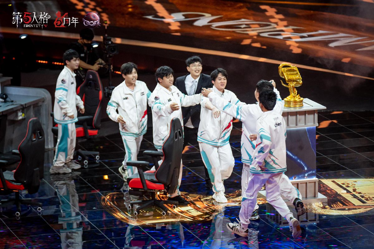 【비공식】 제5인격 모음 on Twitter: "【심연의 부름VI】 🏆DOU5클랜 우승 기념 사진(4/8) #제5인격 #IdentityV"