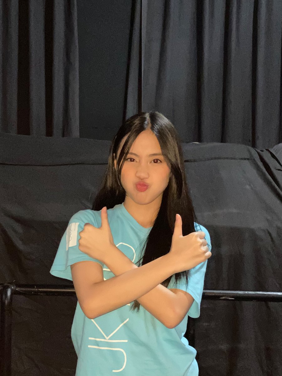 Gabriela Abigail on Twitter: "Hey hey heyyyyy"