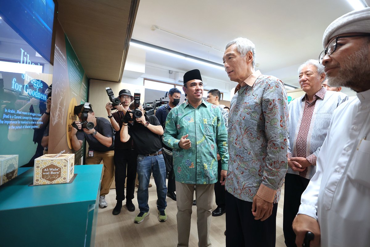 leehsienloong on Twitter: "Spent the evening commemorating the 20th anniversary of @RRGSingapore ...