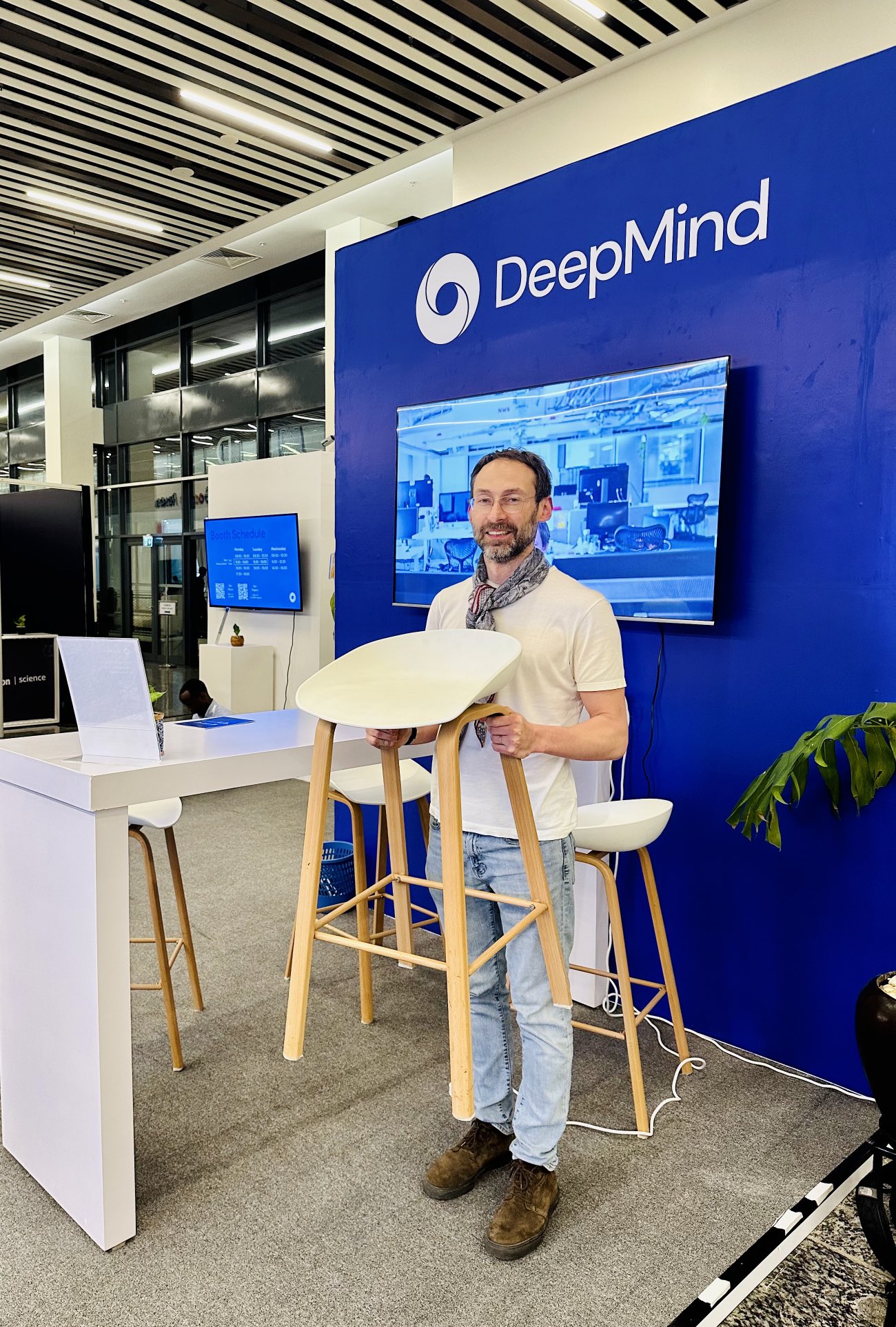 Michael Bronstein on Twitter: "“Prof Bronstein holds the DeepMind chair in Artificial ...
