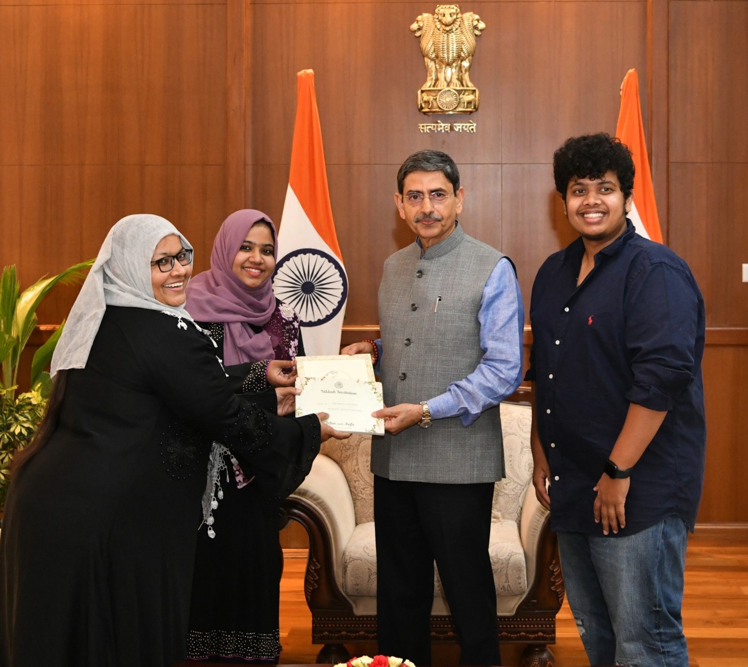 RAJ BHAVAN, TAMIL NADU on Twitter: "Thiru. Mohammed Irfan, founder of 'Irfan's view' YouTube ...