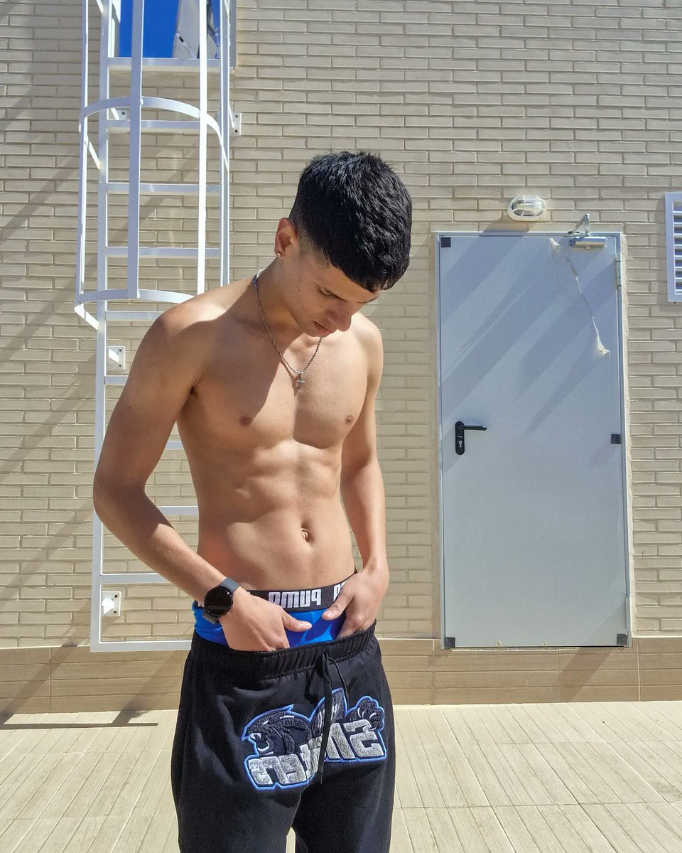 Frisky Boy 🤫 (Top 1% from OF creators) on Twitter: "RT @iamfriskytheboy: It's getting warm out ...