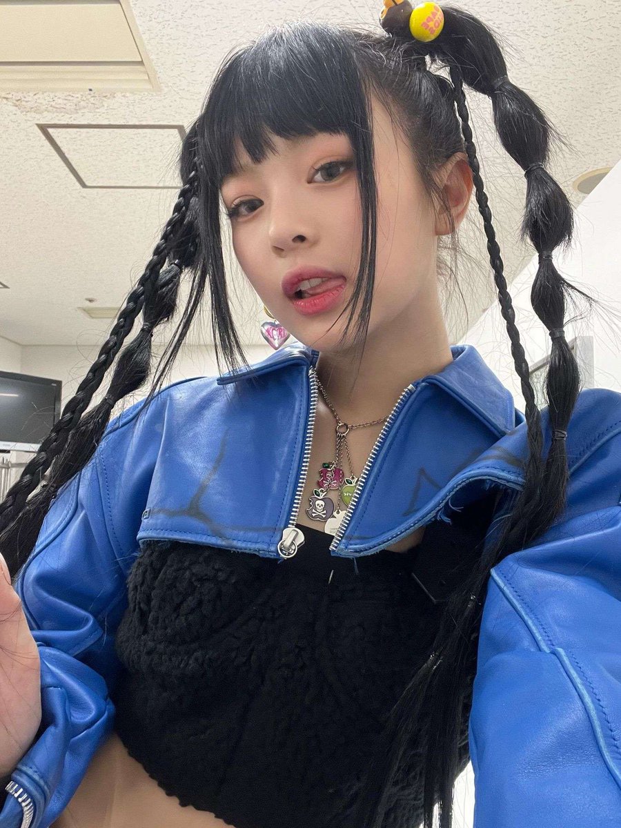 Hanni Archive On Twitter Shes So Cool