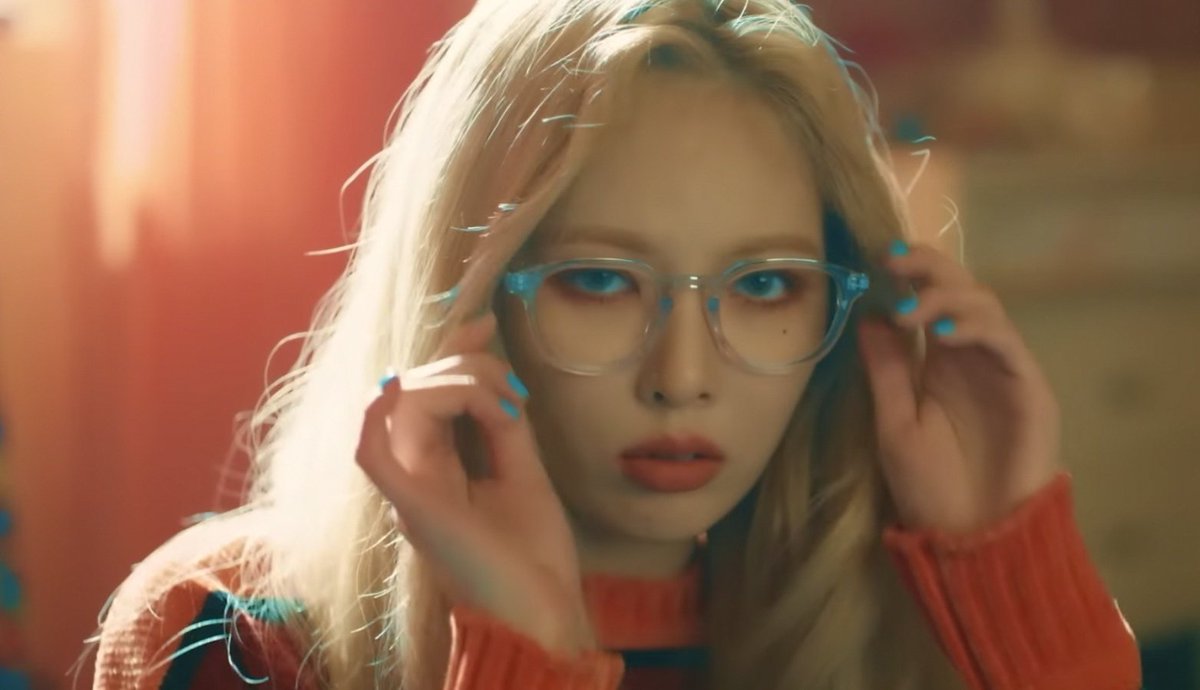 nana on Twitter: "RT @cyberpaths: step 2. sexy lips & hips"