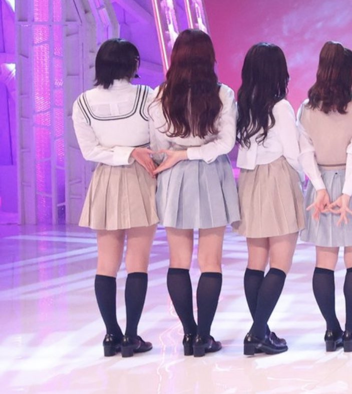 だい🐻‍ ️ on Twitter: "一緒にポーズを作り出してるAKBさん可愛い愛おしい眩しい。ｱｵﾊﾙ。"