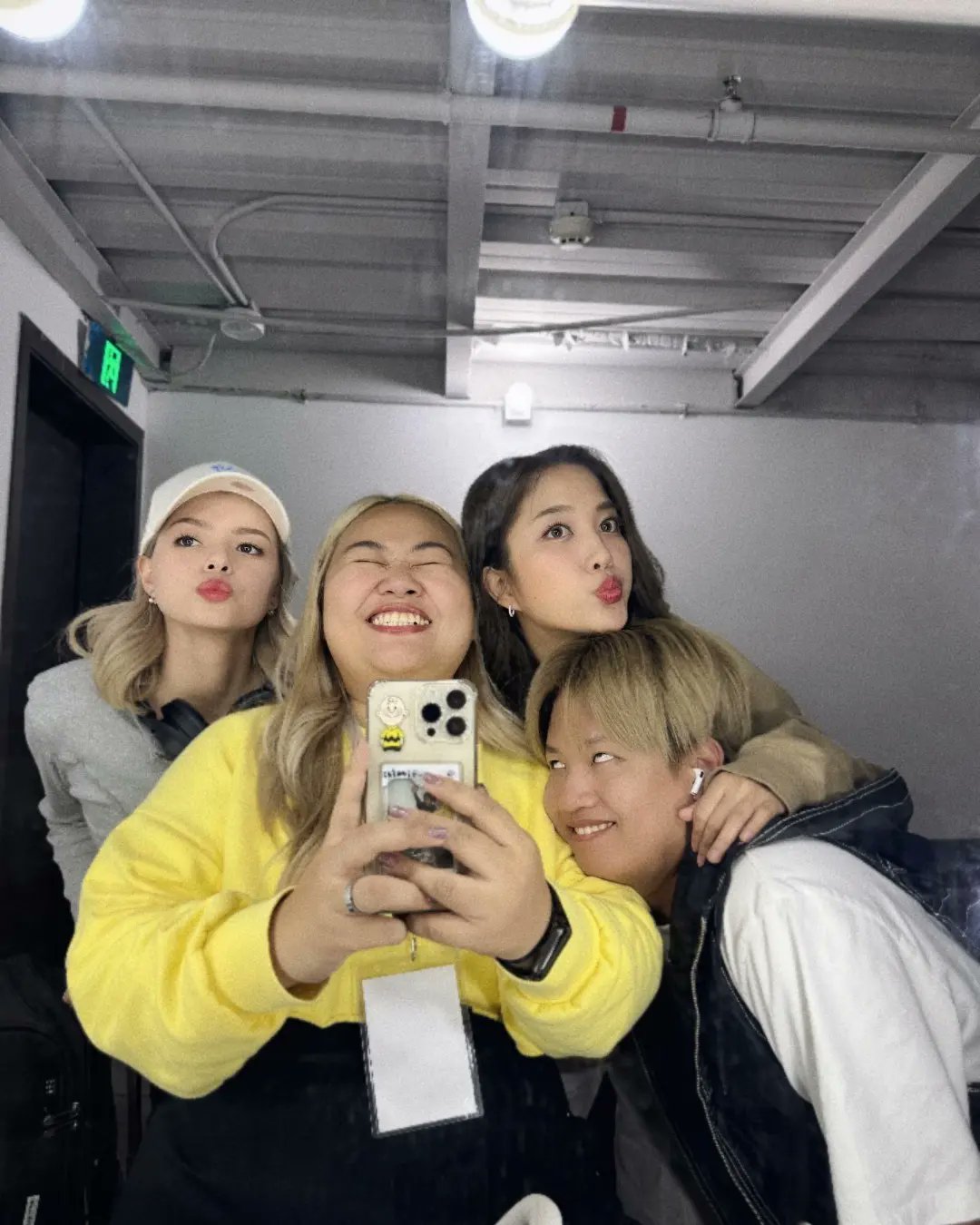 Freen Becky Ph Official 🇵🇭 #FreenBecky is L ️VE on Twitter: "Freen Sarocha Chankimha and Rebecca ...