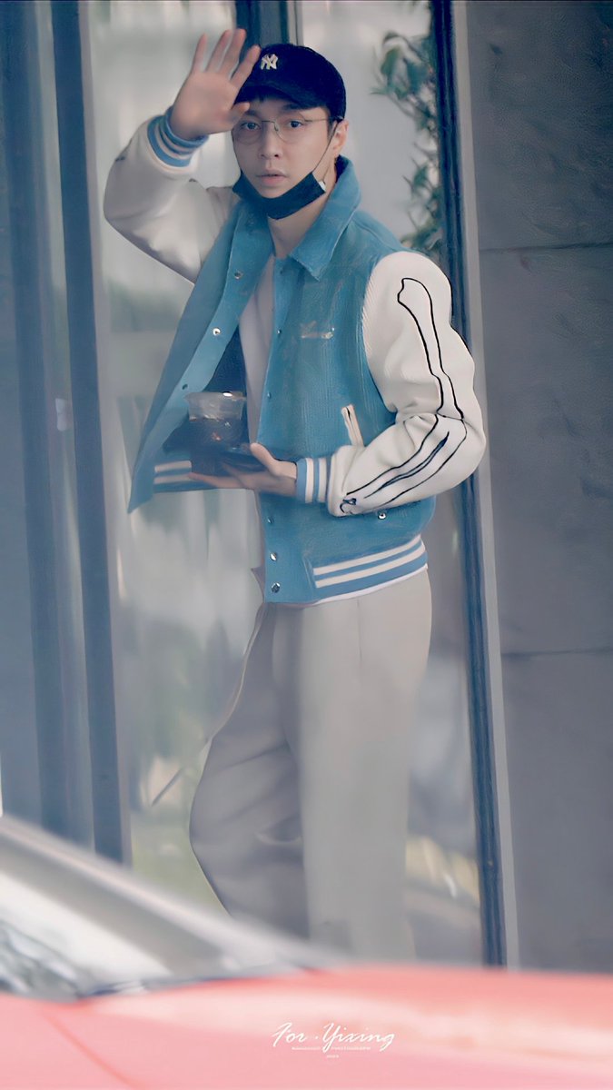 Lay Zhang Base 🚢⚓ on Twitter: " ️ | 230504 #Yixing related SHA 🛫 Cr. 猪肉包子七七七 #LAY #LayZhang # ...