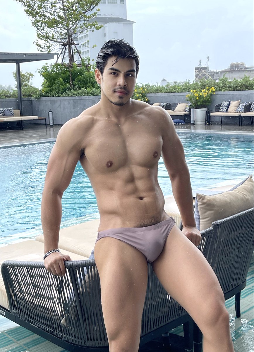 Nawin Wannvong on Twitter: "Summer is in the air …. lol 😆"