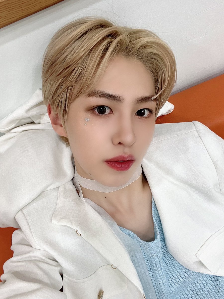 EPEX on Twitter: "[#에이든] My love, Zenith🧡 #EPEX #이펙스 #AYDEN #에이든"