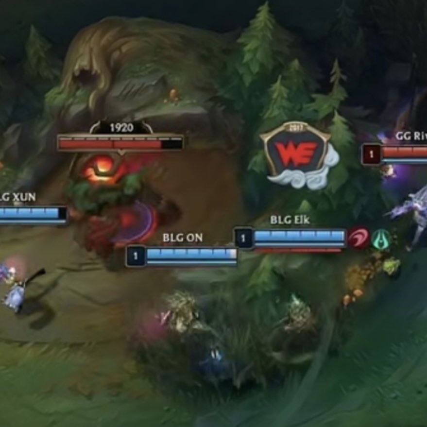LPL Fanclub on Twitter: "Xun showing IG logo, and Elk showing WE logo. Xun played for IG last ...