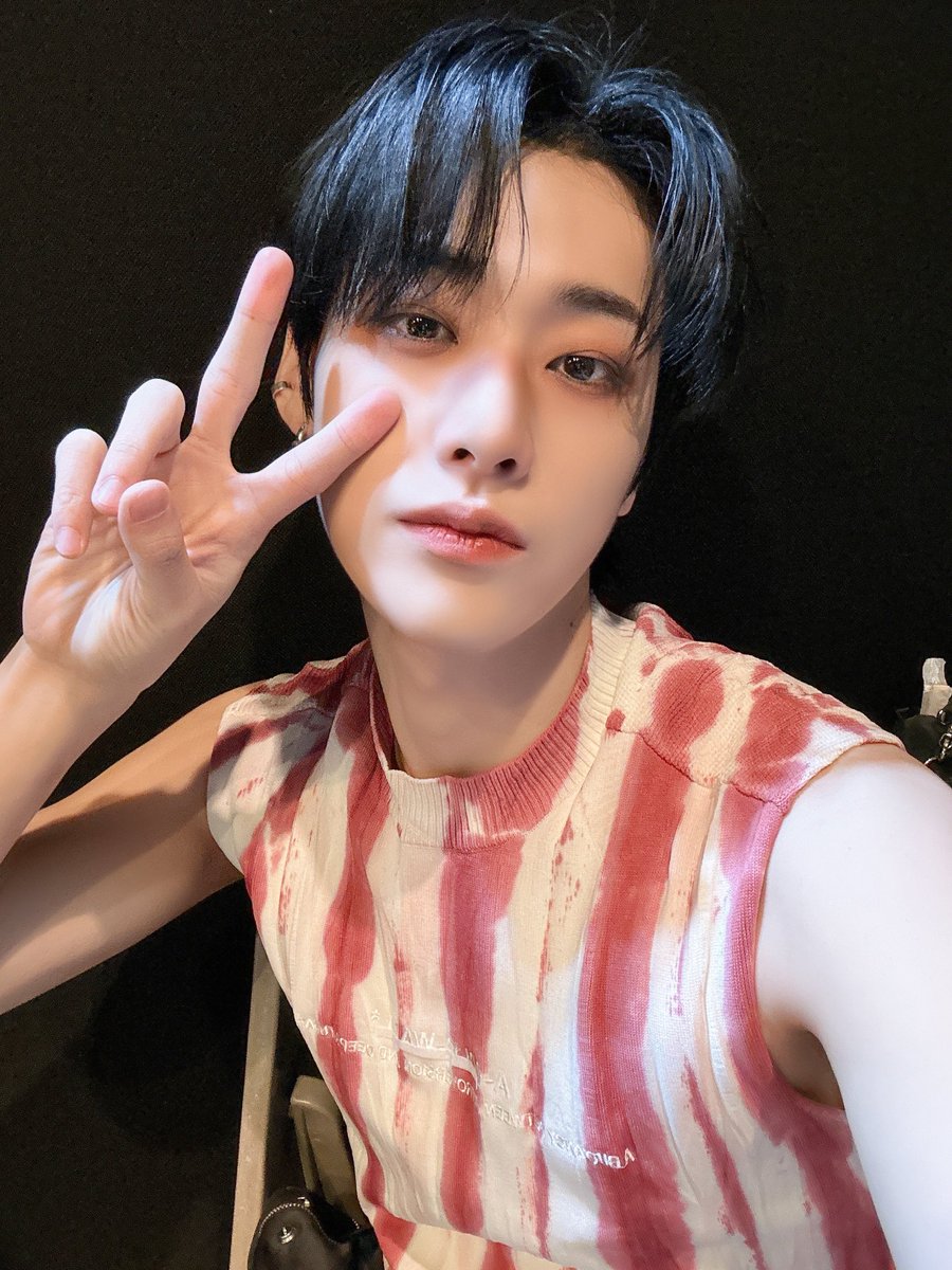 위아이(WEi)_OFFICIAL on Twitter: "투표 다들 하셨나요? 아직 안 한 루아이가 있다면 지금 저랑 투표하러 가요~ -🐱 🗳투표 기간: ~ 5월 15일(월 ...