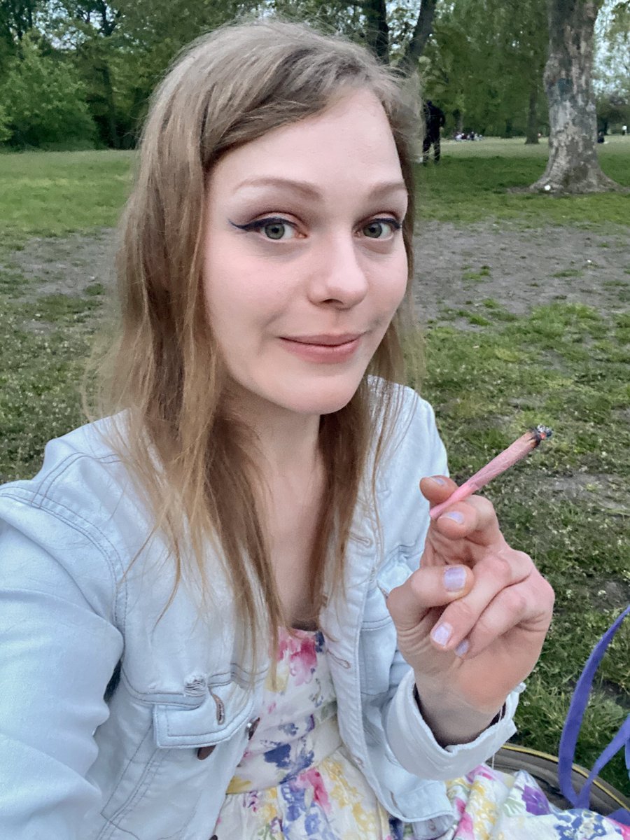 Z O E Sheher βπ³οΈββ§οΈπ³οΈβππΈπ· On Twitter Enjoying My Time In The Park π