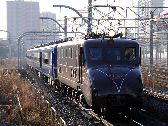 Bosoview on Twitter: "2022/5/5（金） 勝手にEF55の日(^^; 撮影した4枚全部公開。 ・EF64-1001と重連で、奥利根号を牽引。 ・クリスマストレイン ...