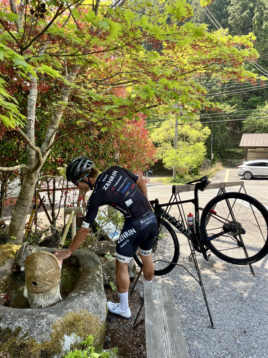 増田 成幸 Nariyuki Masuda On Twitter 篤志に痛めつけられる毎日です。後ろについてるだけなのに いまにみておれ〜😫笑