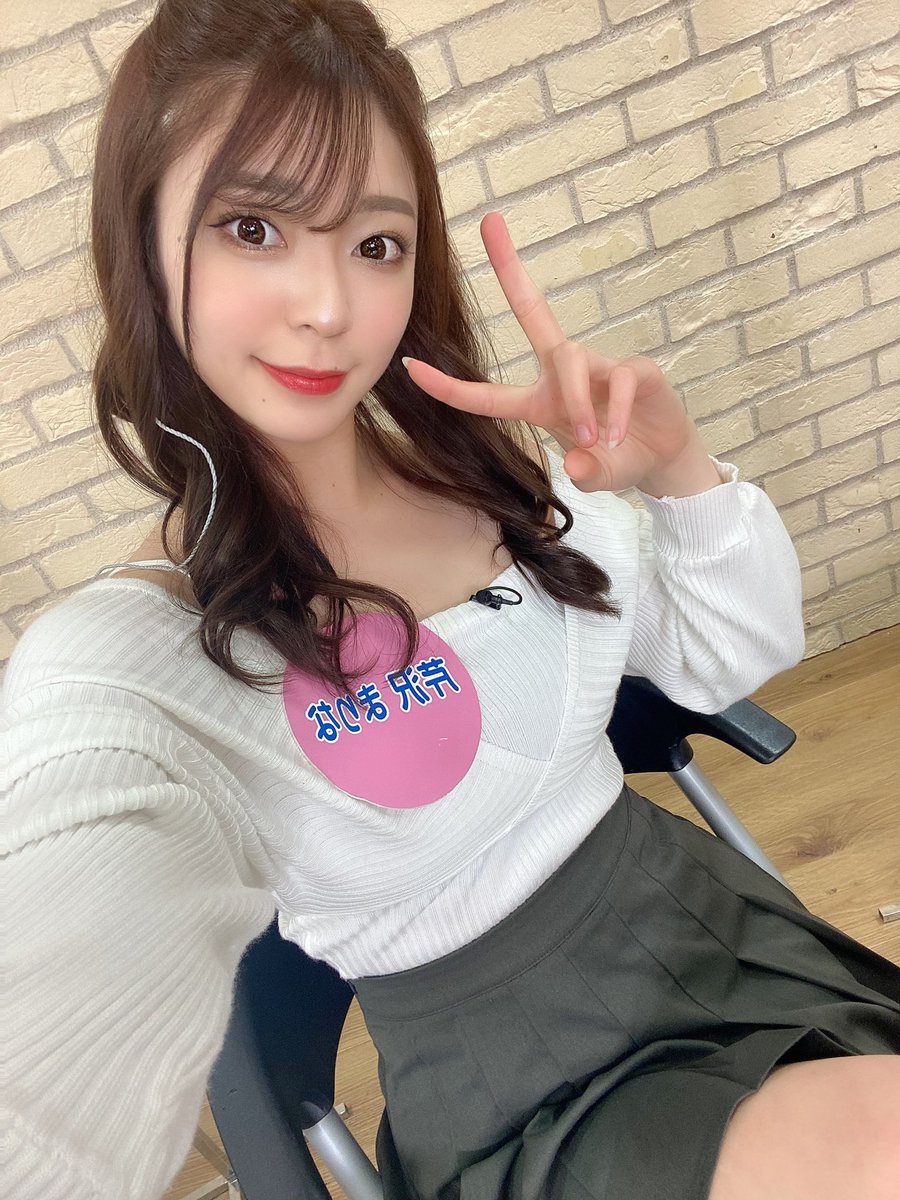 芹沢まりな on Twitter: "ABEMA『クロちゃんとクルーちゃん2nd』#5 生放送中です📺🚤！ ただいま『SNSいいね選手権』で ...