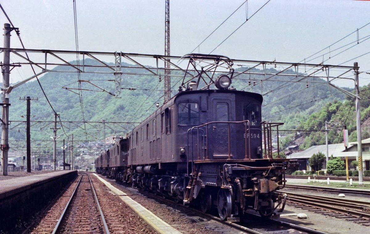 junjun on Twitter: "瀬野駅にてEF59"