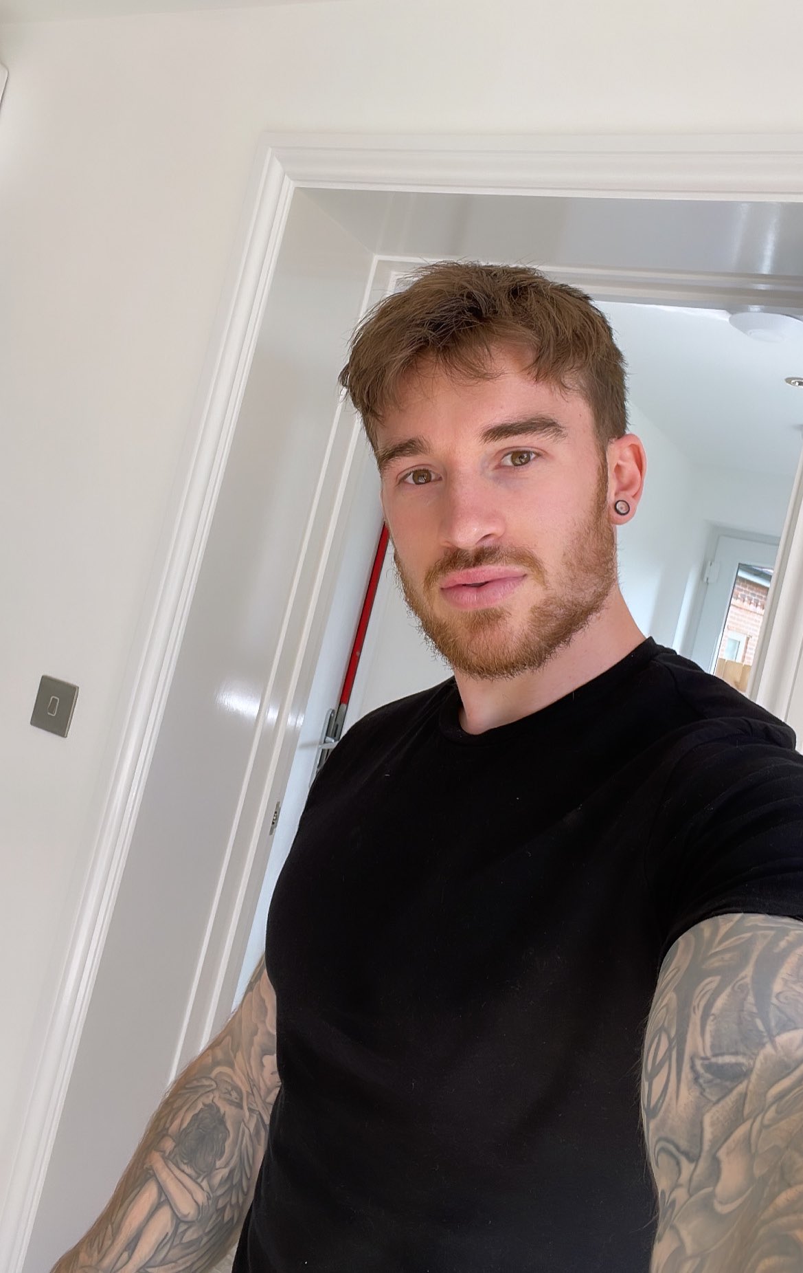 TW Pornstars - Chris Hatton. Twitter. ☺️. 11:15 AM - 5 May 2023