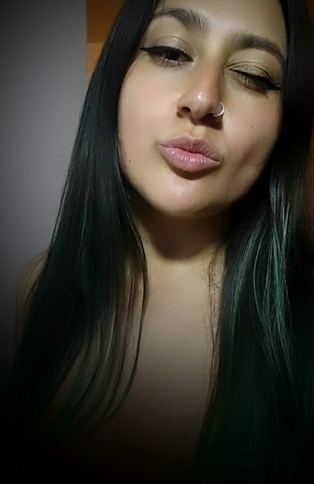 ANA ISA on Twitter: "Besito para compartirles mi gripe. 🤧"