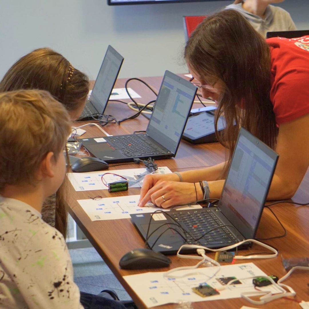 Micro:bit Educational Foundation on Twitter: "RT @Arm: We want our people to have a positive ...