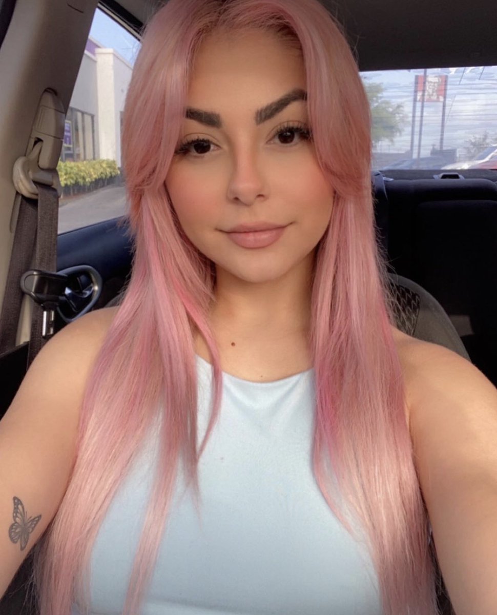 女 | Baeleeena on Twitter: "Missing her everyday 🥲"