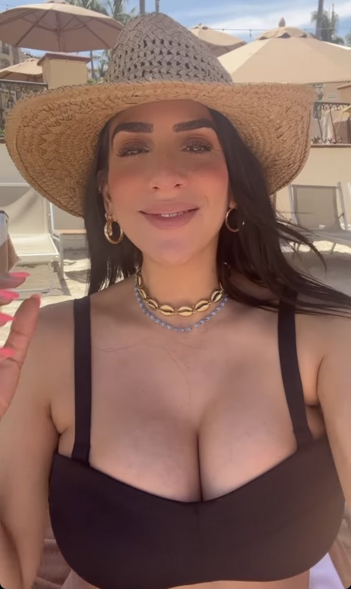 Fasfamosas on Twitter: "Para terminar esta semana de la mejor forma, es admirando la belleza de ...