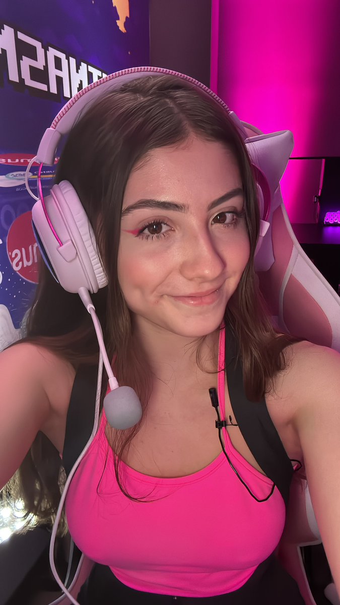 sofia ッ on Twitter: "http://twitch.tv/sofiaespanha"