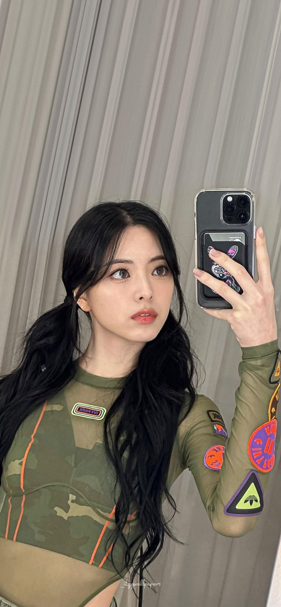 Itzy Wallpapers On Twitter Yuna Extended Wallpapers Uhd Itzy 있지
