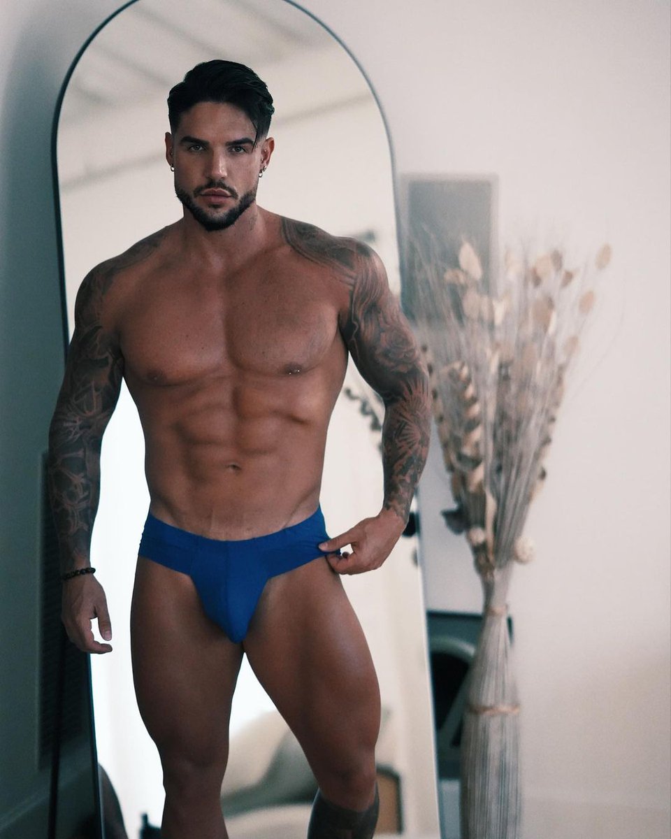 Hot Dudes Good Mood 🇺🇦 on Twitter: "RT @hotd_goodm: Ivan Bustos 📸"