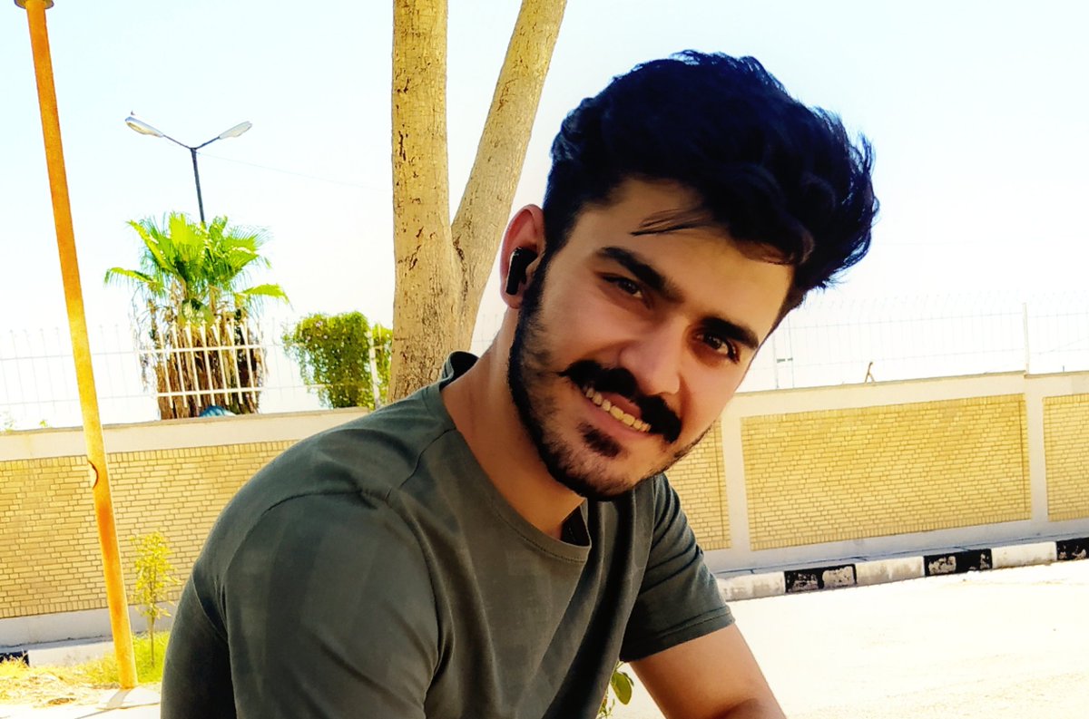 همون پسره درونگرا «لیمیت آراد On Twitter دیروز یه دختره تو مترو زد