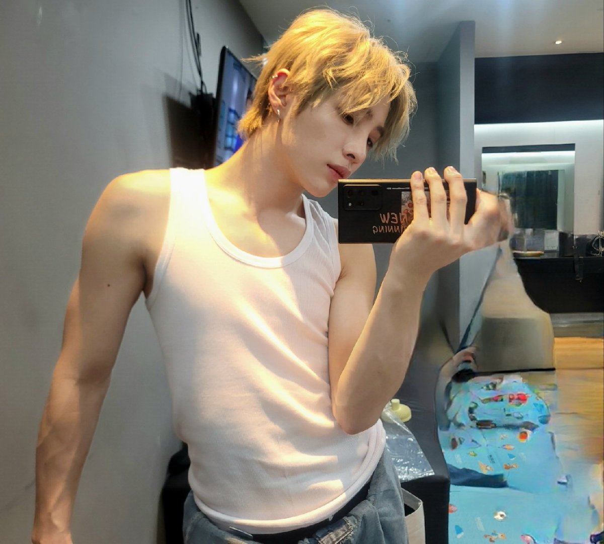 BAE173 Member on Twitter: "[#무진] 😎 #BAE173 #비에이이173 #MUZIN"