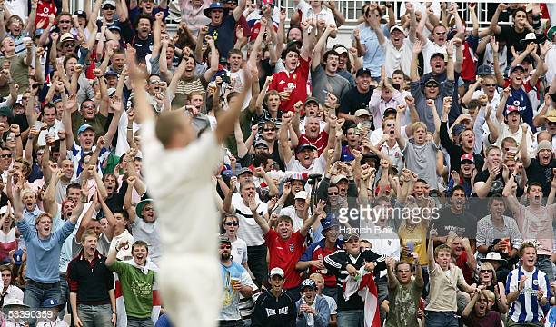 THREAD: CRICKET's MOST AMAZING ROUND OF APPLAUSE Applause is one of ...