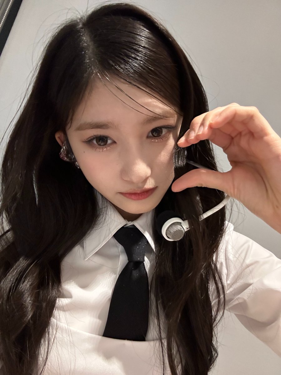 IVE on Twitter: "K909🤍 #IVE #아이브 #LEESEO #이서"