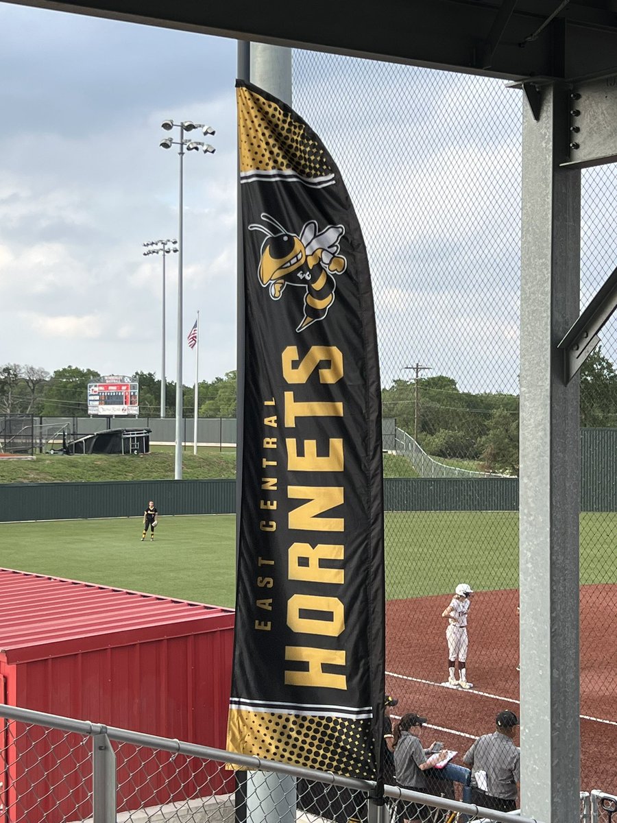 Suzette Arriola on Twitter: "We Are EC 🐝🐝🐝💛🖤"