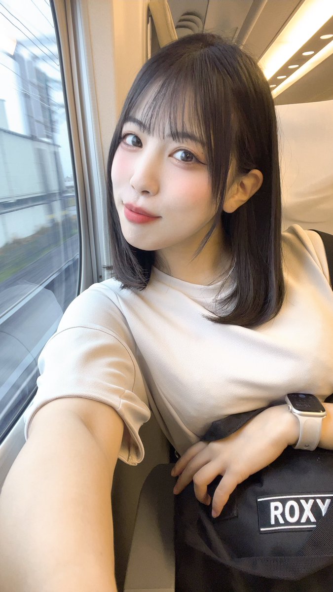 大宮 凛子(りんりん) On Twitter 【りん告知〜!!!】 5 13の撮影会はお外です🌳🌳 私服です! 場所は東京駅周辺を想定して