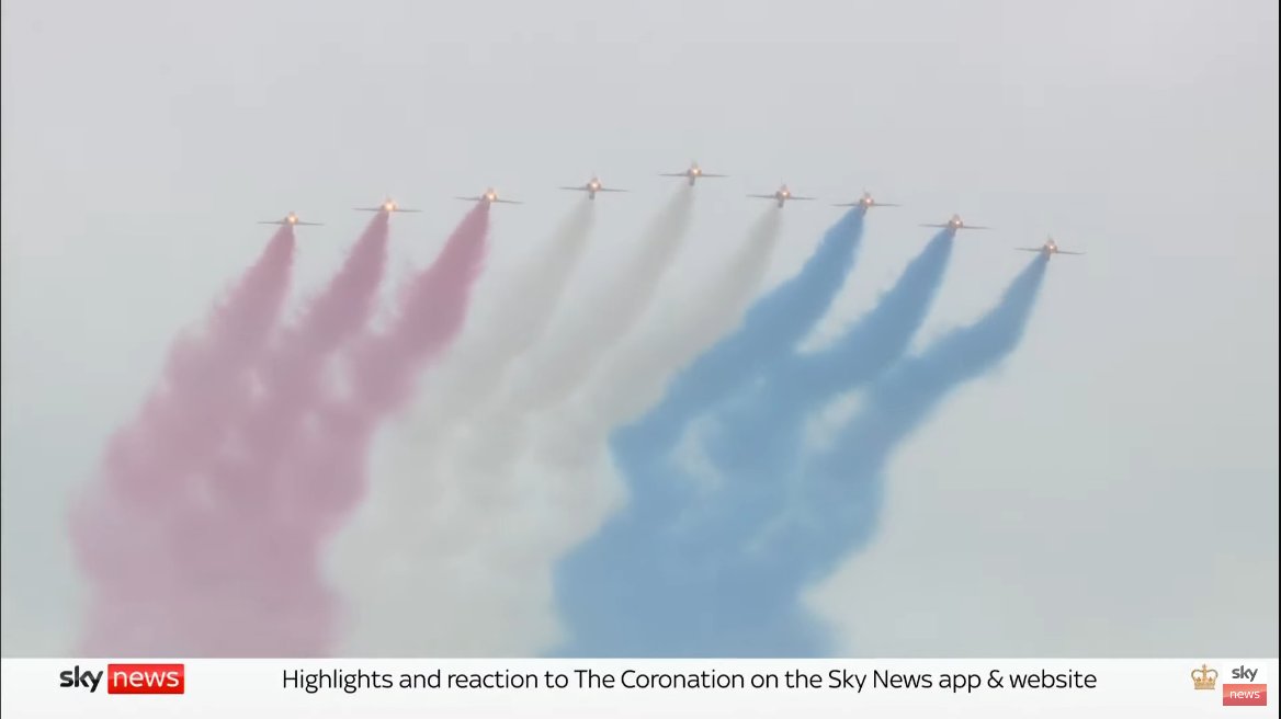 AviationSource on Twitter: "Looks to be the Red Arrows finishing off the shorter flypast due to ...