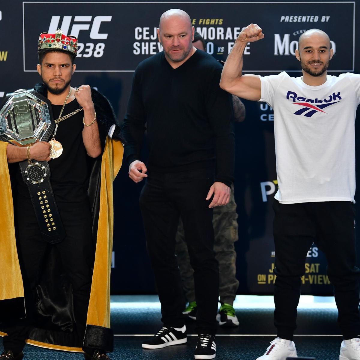 Médaille d'Or aux Jeux Olympiques et double Champ à l'UFC lui ont valu ...
