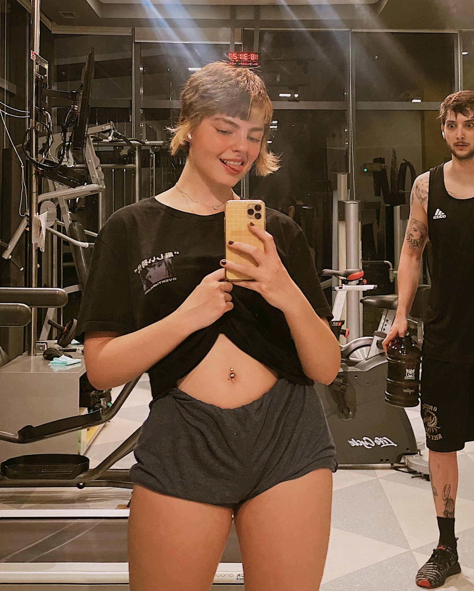 triz pariz on Twitter: "dos mesmos criadores de "nos peitos do seu pai" veio aí "nas coxas de ...