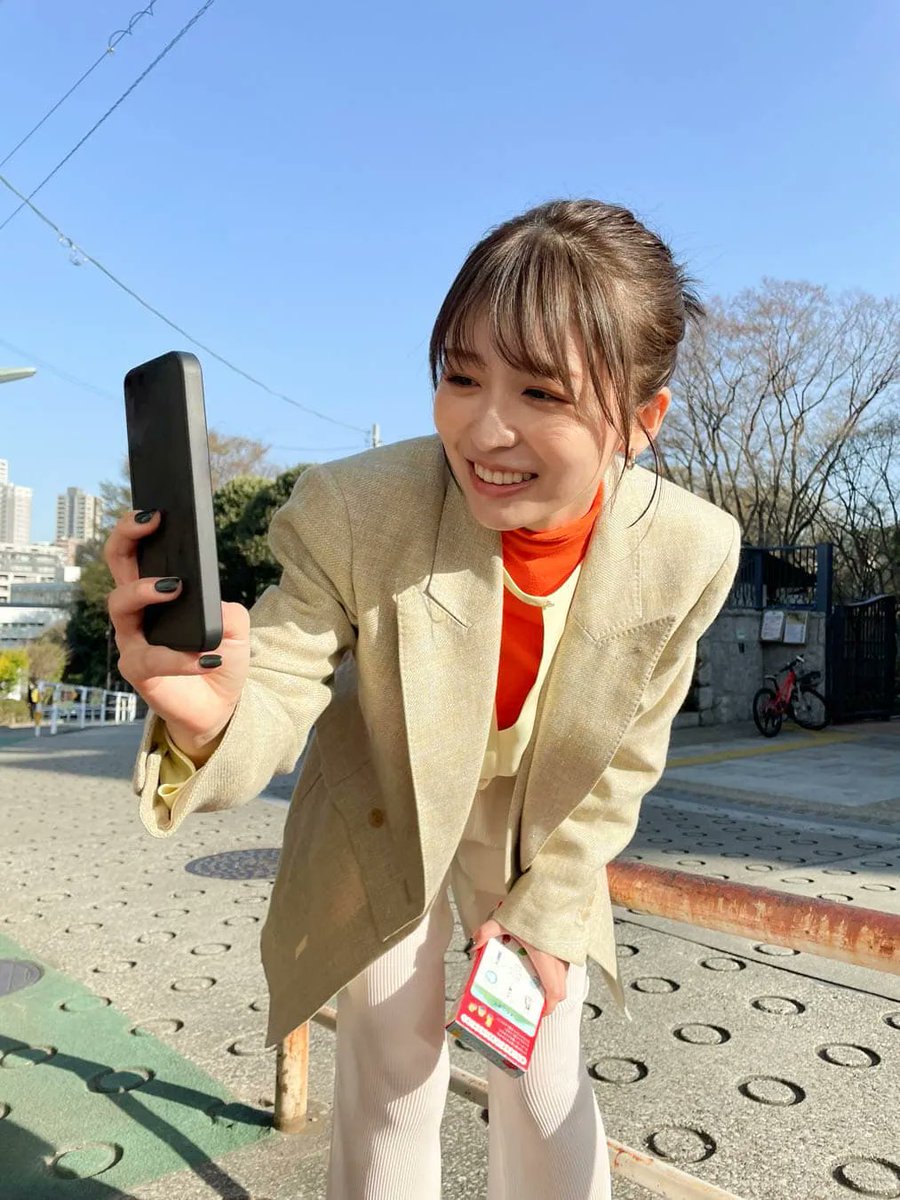 GINZA on Twitter: "長濱ねると小野ゆり子。仲良し2人の春の散歩にお邪魔します！ #よりみちポッキー https://buff.ly/3Gpt7HZ"