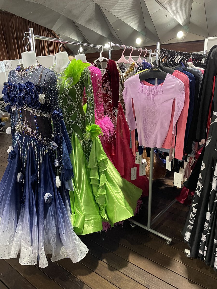 EJBDF普及広報部 on Twitter: "本日のブース紹介 タカ・ダンスファッション様 新作ドレスと練習着にお薦めのノーソーイングウェア多数入荷しております。早い物勝ち‼︎ #ダンス競技 ...