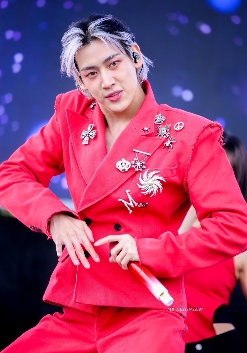 ploy.atk on Twitter: "อะไรกันคับเนี้ย🤭 ️💜 #MarkBam #MTBB"