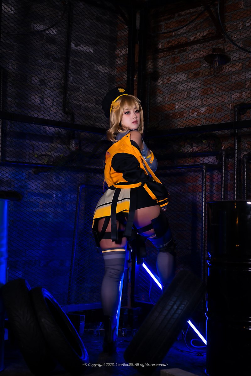 햄찌(HAMZZI) 플엑 금토일 on Twitter: "니케 아니스 촬영끝💛 #nikke #니케 #니케코스프레 photo : @lenaloc05"