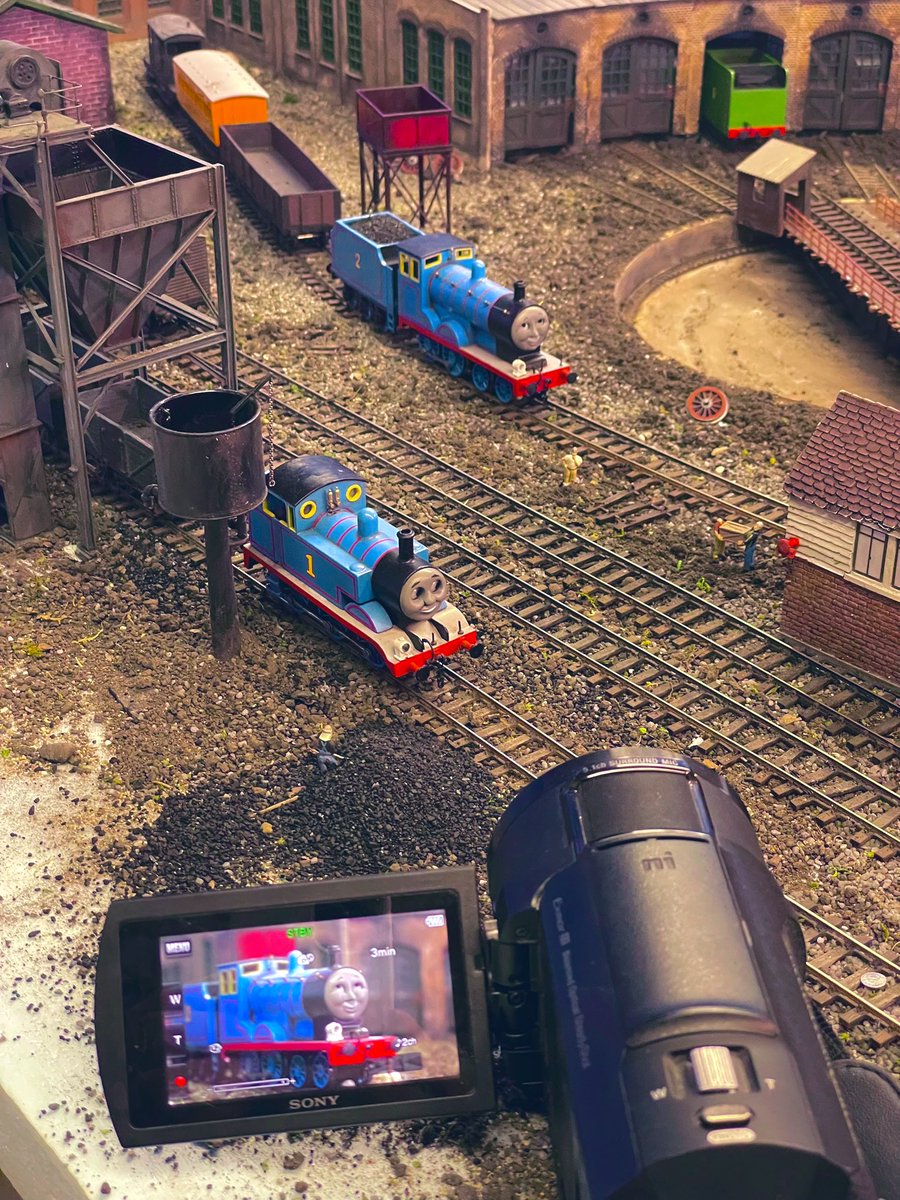 Calebtrain (@Calebtrain) さんのイラスト・マンガ作品まとめ (9 件) - Twoucan