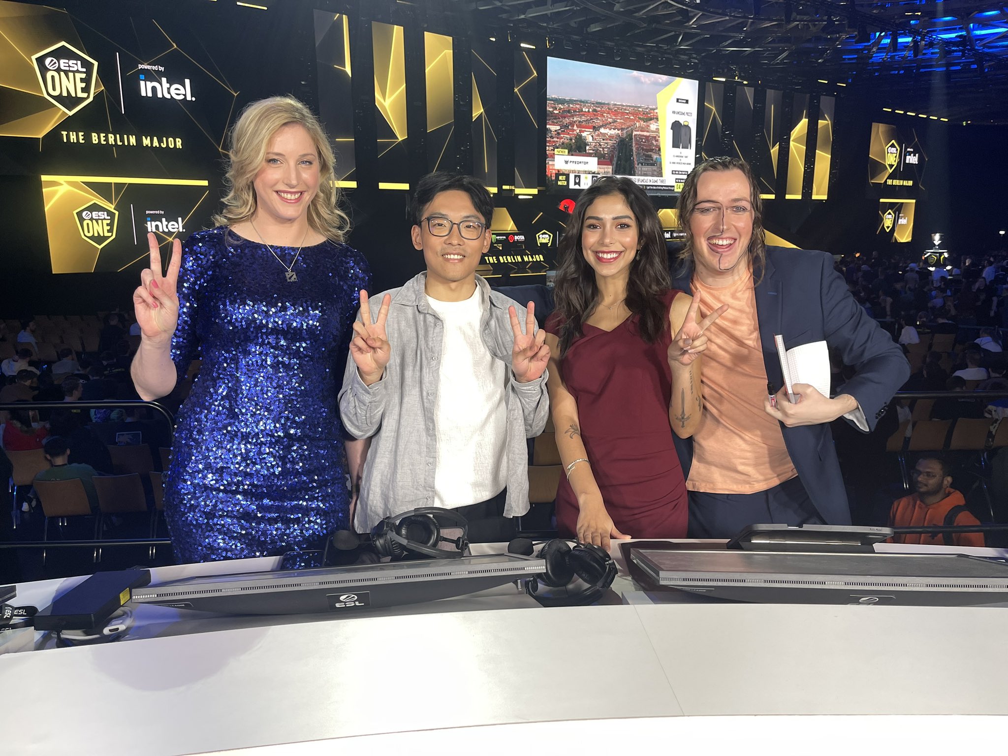 Sheever on Twitter: "Grand finals panel reporting for duty 🥰🥰🥰🥰 #eslone #BerlinMajor https://t ...