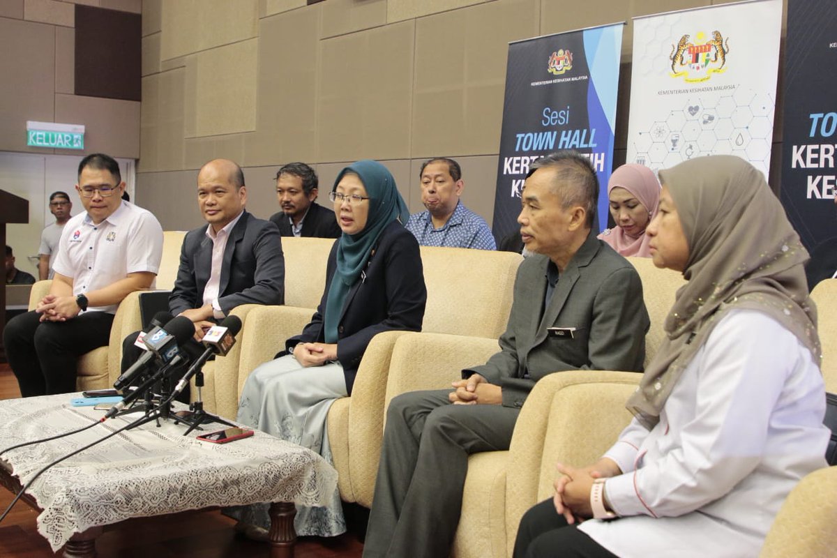 KKMalaysia🇲🇾😷 on Twitter: "YB Dr. Zaliha Mustafa Menteri Kesihatan telah hadir ke sesi ...