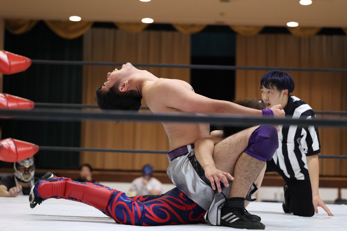 よしお係長 on Twitter: "メインイベント -UWF認定世界ヘビー級選手権試合- グレート-GO-カーン vs フランシスコ・ヴァギナ ② #UWF53自主興行 #UWFgakupro"