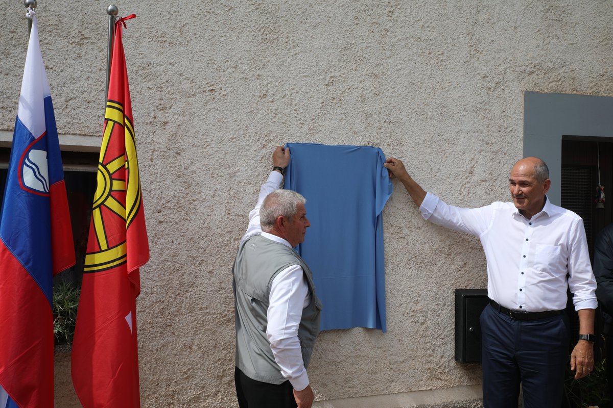 Mojca Škrinjar on Twitter: "RT @strankaSDS: Danes se je predsednik SDS @JJansaSDS v Rovtah ...