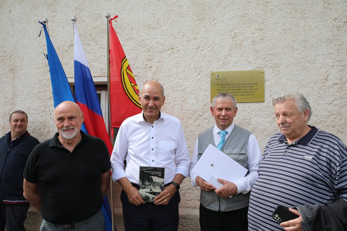 Mojca Škrinjar on Twitter: "RT @strankaSDS: Danes se je predsednik SDS @JJansaSDS v Rovtah ...