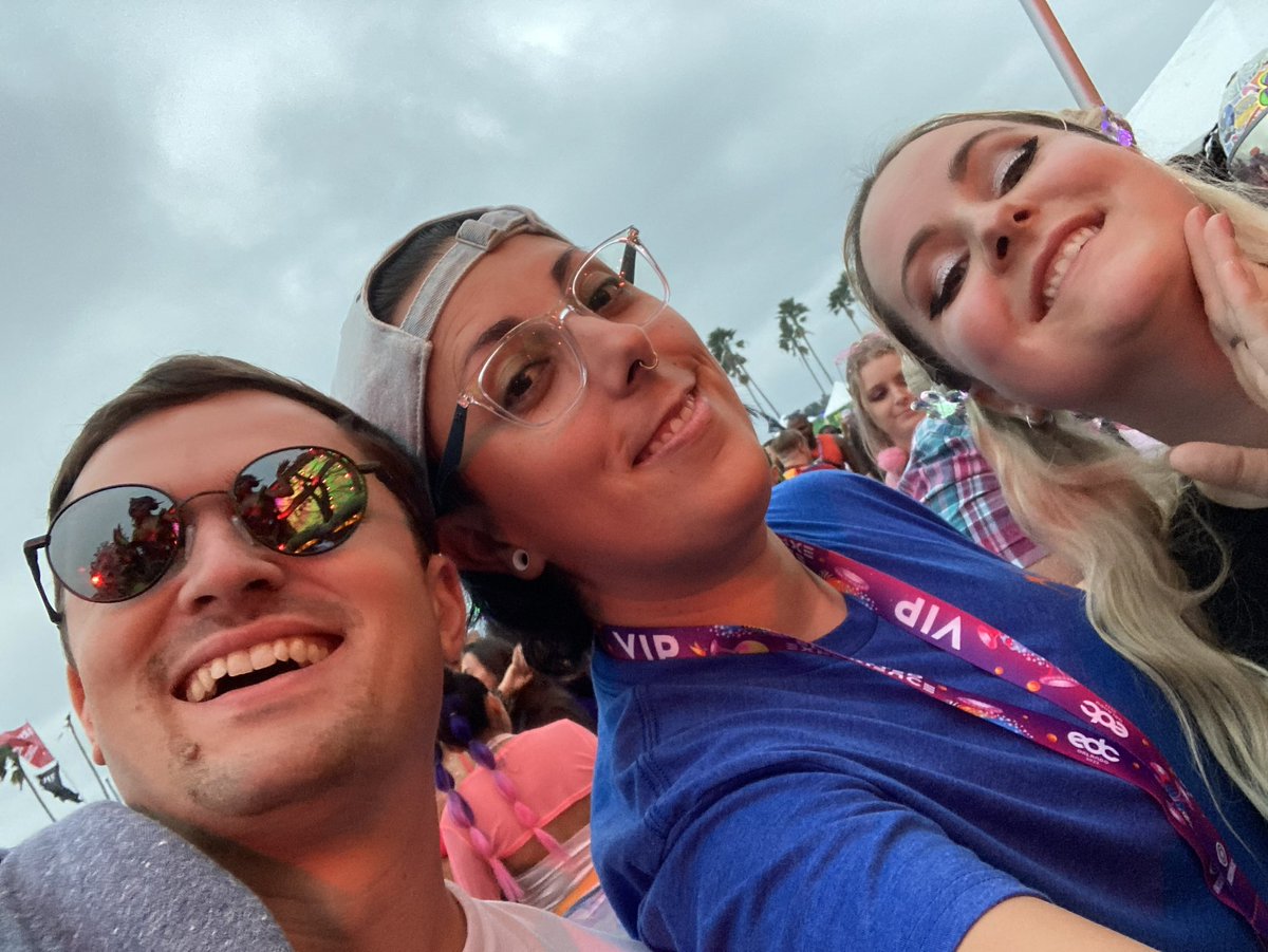 Hydra Floof 🔜 FWA on Twitter: "I these quote retweets filled with gorgeous furry women I adore ...