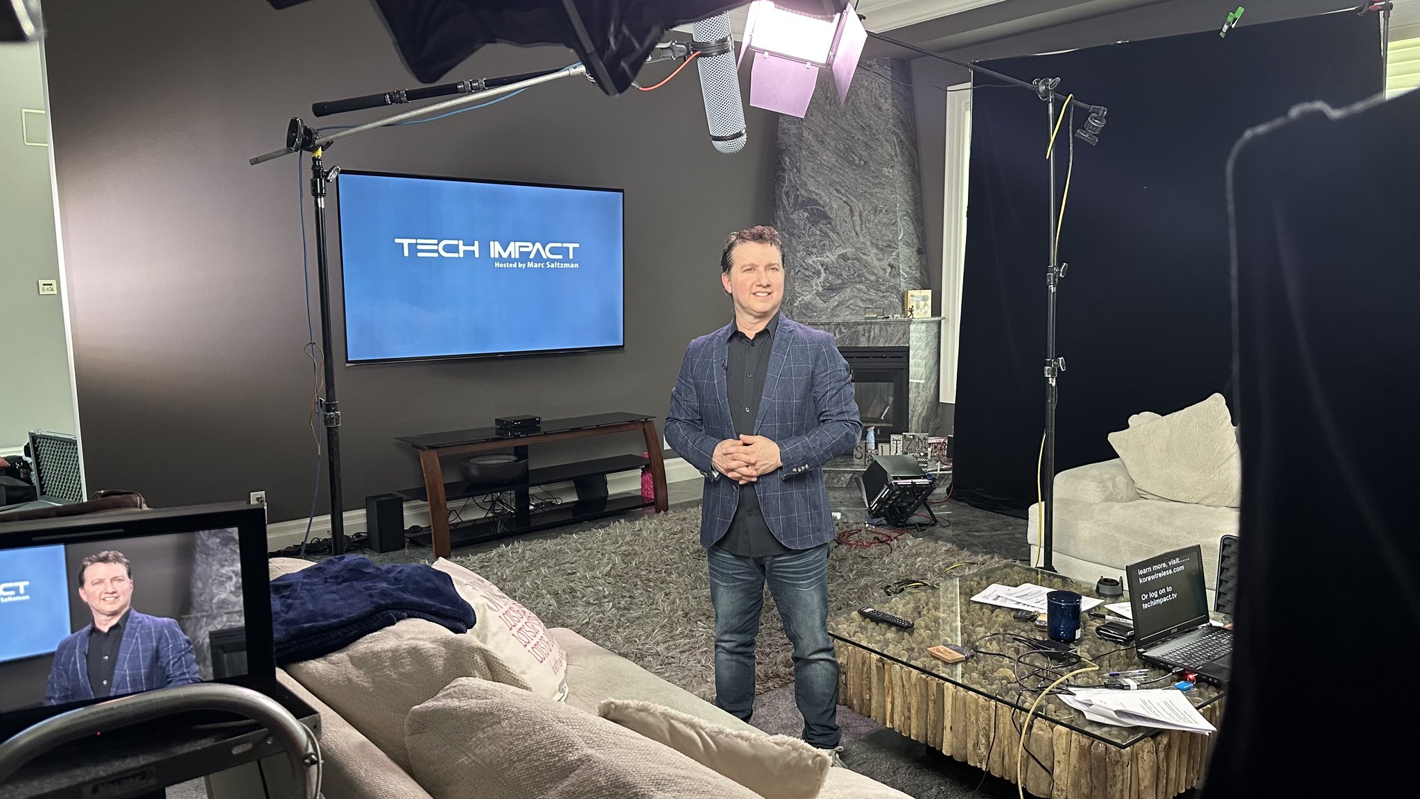 Marc Saltzman on Twitter: "Transforming my family room into a set for another episode of the # ...