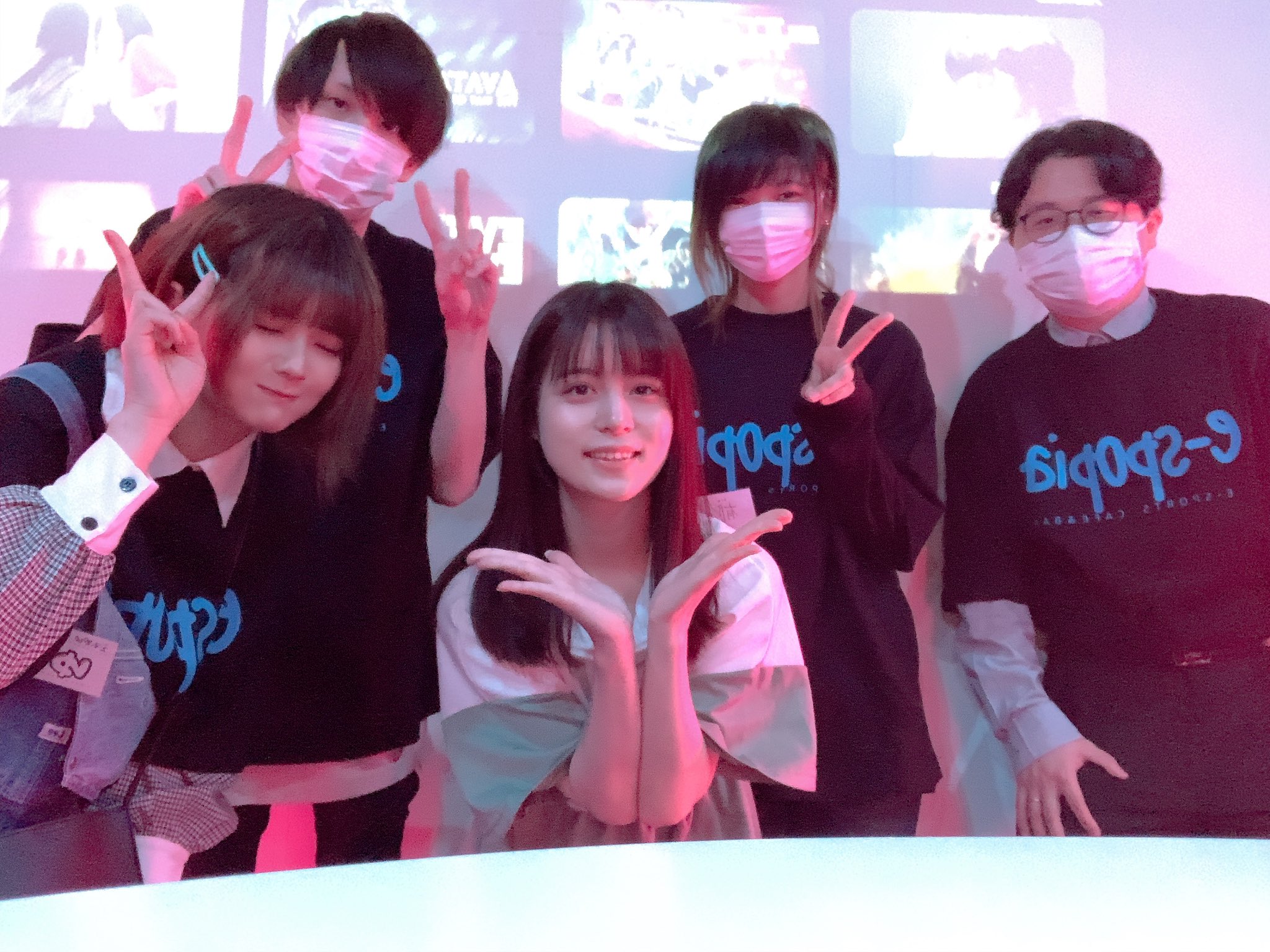 新潟 esports CAFE & BAR e-spopia on Twitter: "@kasumi_ashizawa 芦澤佳純さんが来店してくれました！ 震えてます #新潟 #ポケカ ...